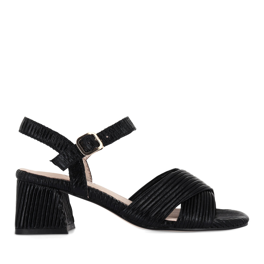 ALOOF - BLACK – Evans Shoes