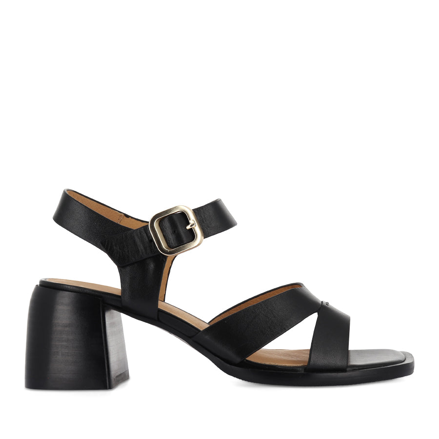 ISOKEN - BLACK LEATHER – Evans Shoes