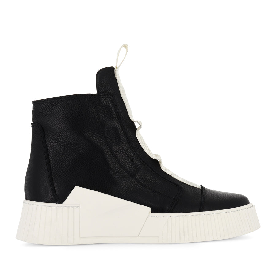 JAPAN - BLACK/WHITE LEATHER – Evans Shoes