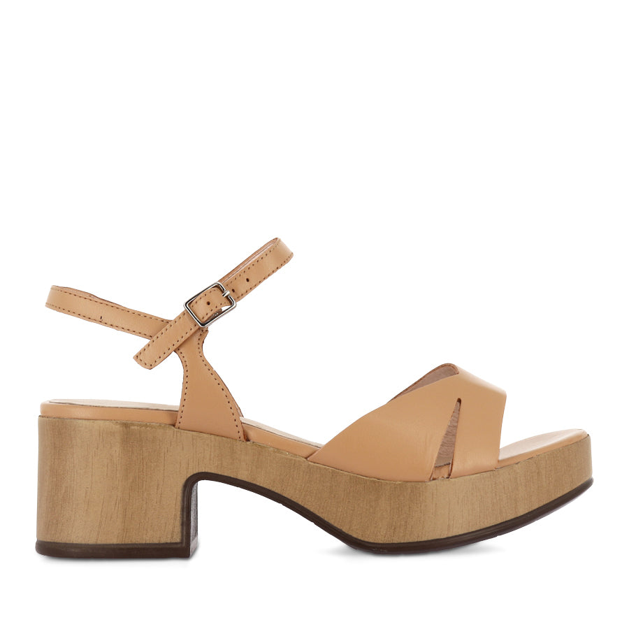 DARCY D-8841 - SAND/NATURAL LEATHER – Evans Shoes