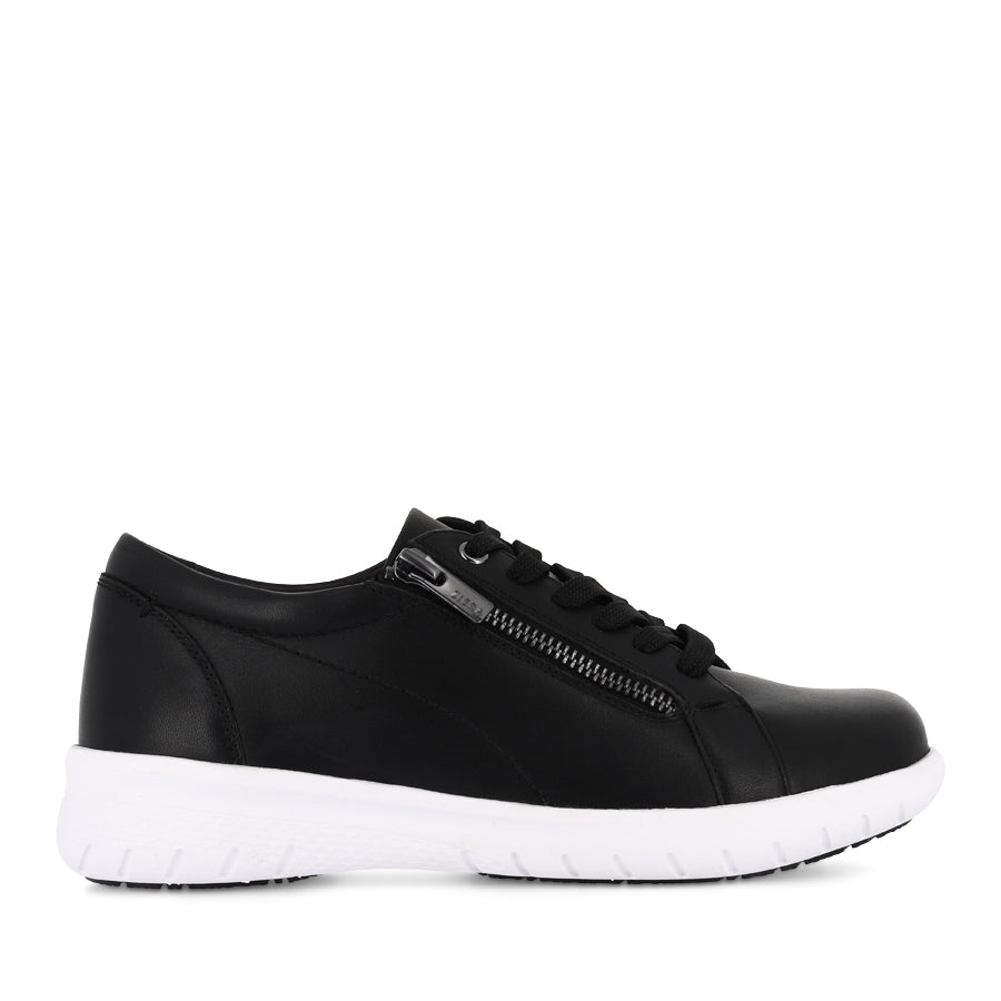 SOLAR XF - BLACK/WHITE LEATHER – Evans Shoes